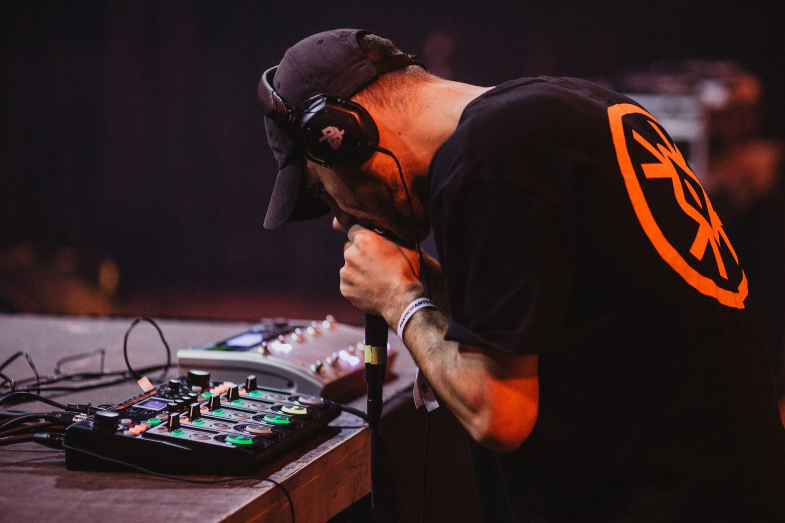 The Complete Guide to Tabletop Loopers and Loop Pedals for Beatboxers ...