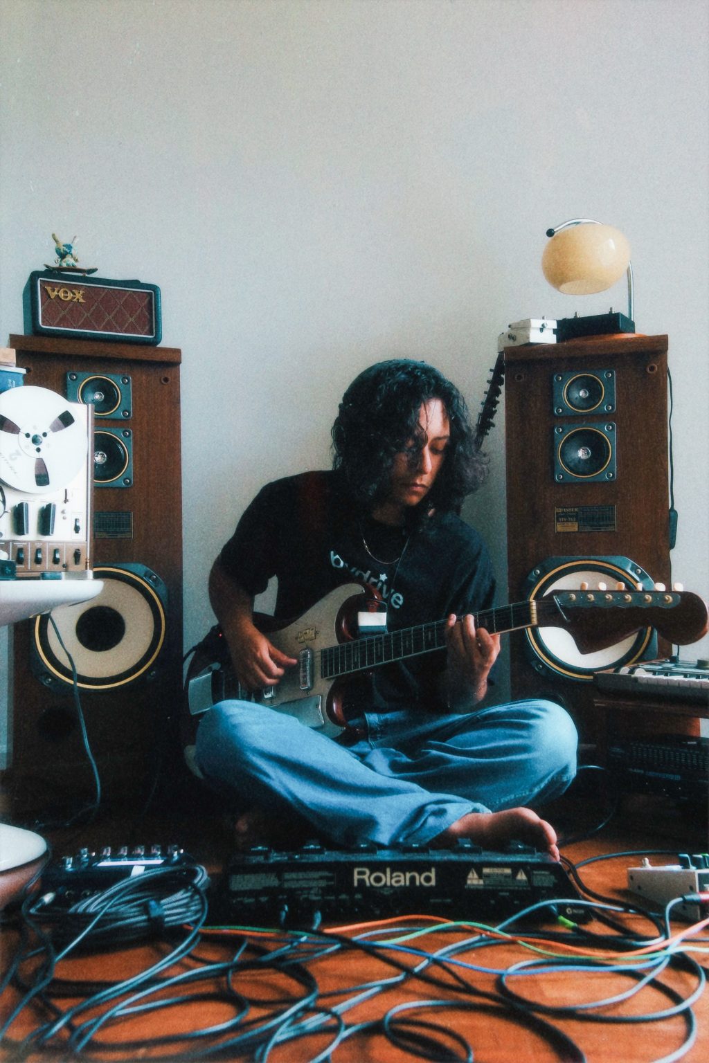 Reverberations: Toast and the VG-800 V-Guitar Processor - BOSS Articles